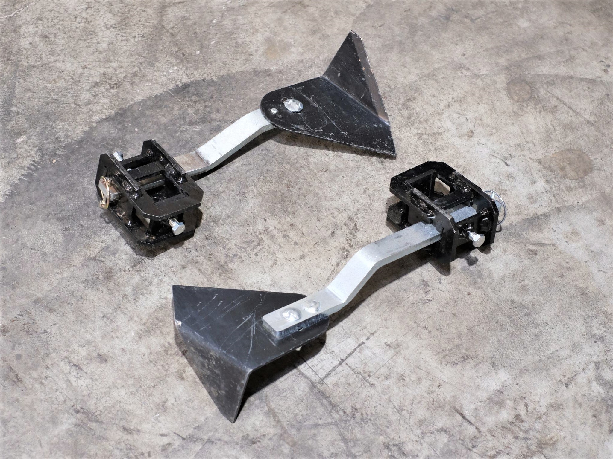 L Blade Weeding Knife Assemblies, Left and Right – farm-ng